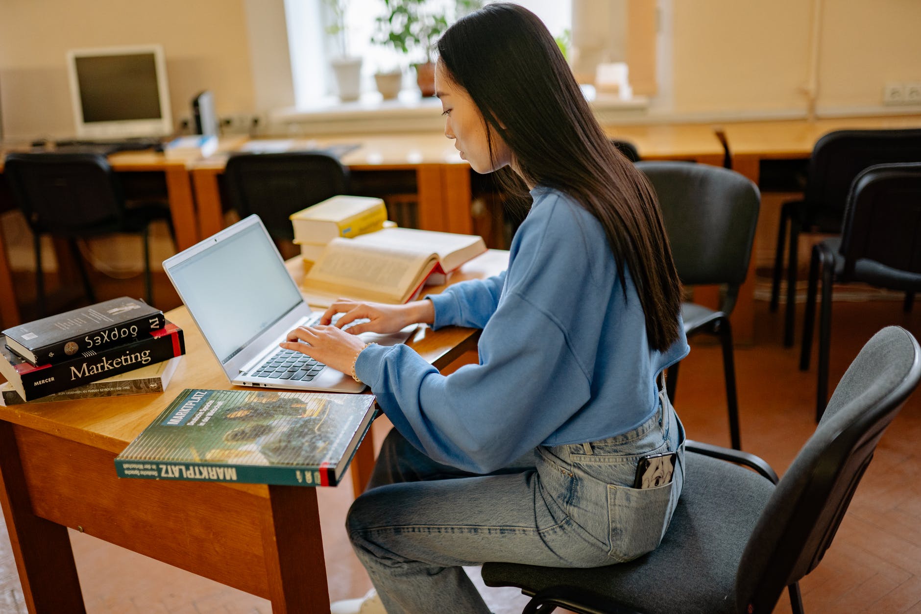 5 Effective Strategies to Simplify Your Life While Studying - Just F
